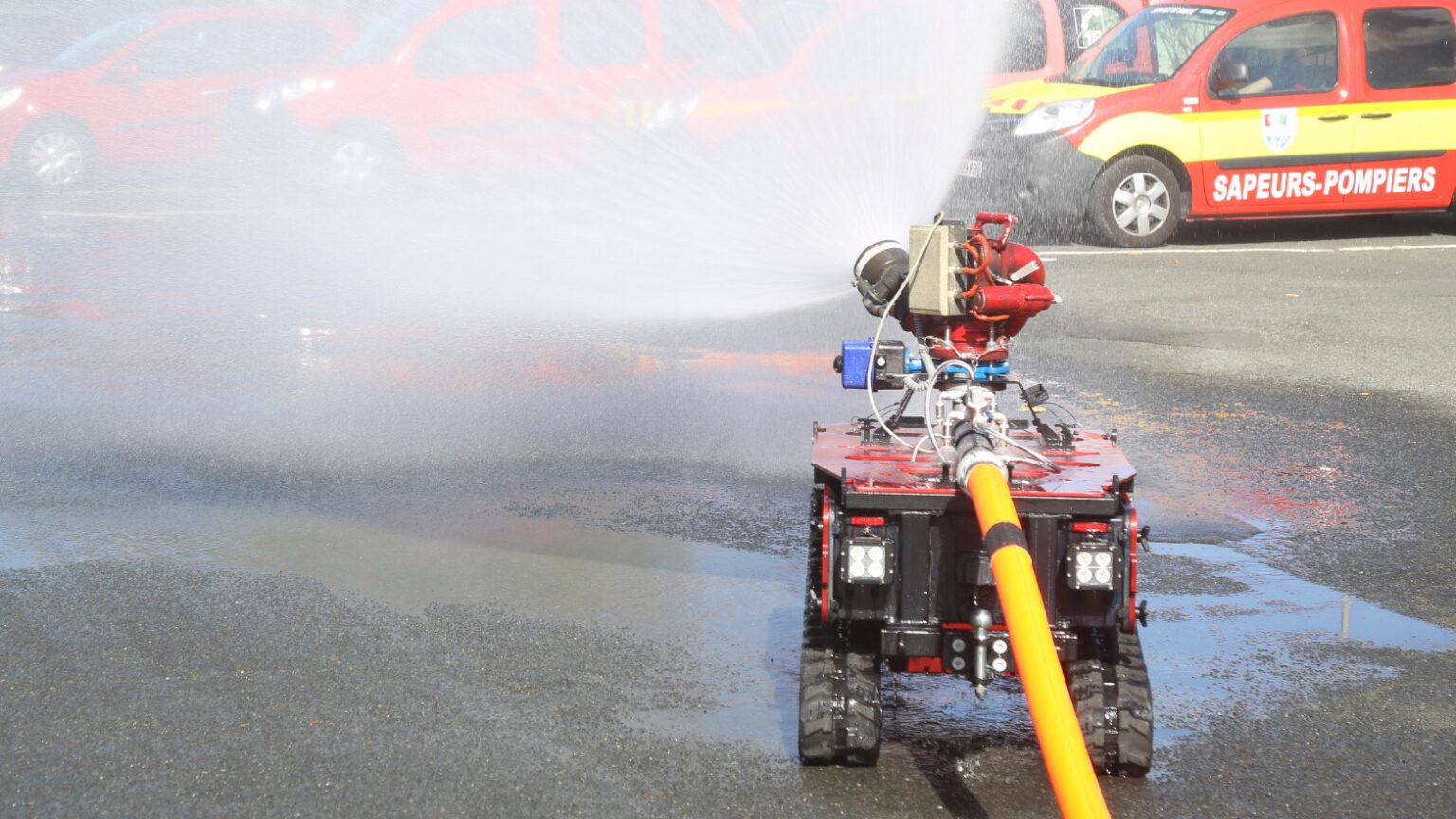 Robot pompier TEC800 - Angatec